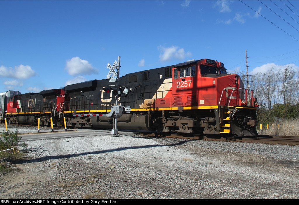 A Pair of Eastbound CN Locos